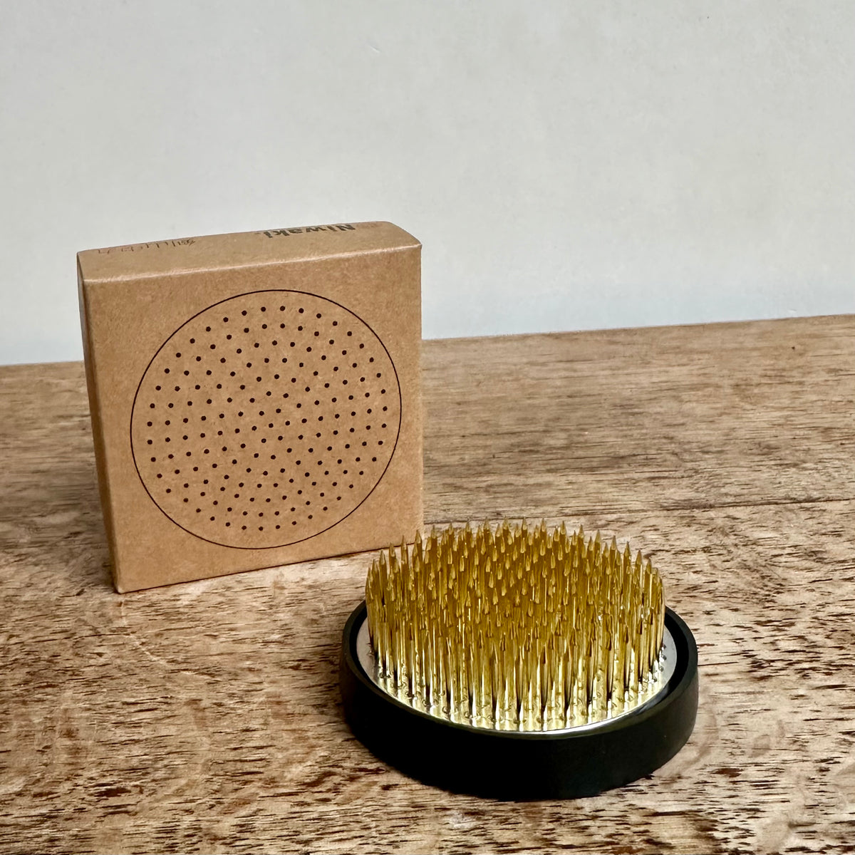 Niwaki Kenzan Flower Frog - Large – Berdoulat